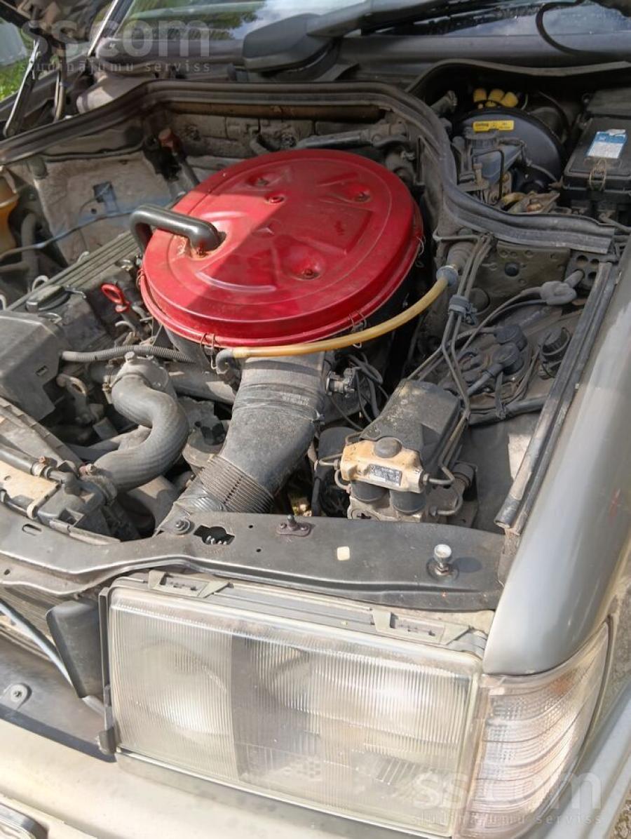 Pelēks Mercedes-Benz C 300 1989 Rīga, ar dzinēja tilpumu 3.00 L un nobraukumu 288 tūkst. km par 7000 €, foto 8 vietnē AUTOMOTO.COM.LV