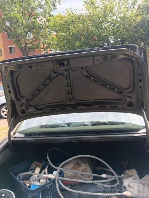 Pelēks Mercedes-Benz C 300 1989 Rīga, ar dzinēja tilpumu 3.00 L un nobraukumu 288 tūkst. km par 7000 €, foto 11 vietnē AUTOMOTO.COM.LV