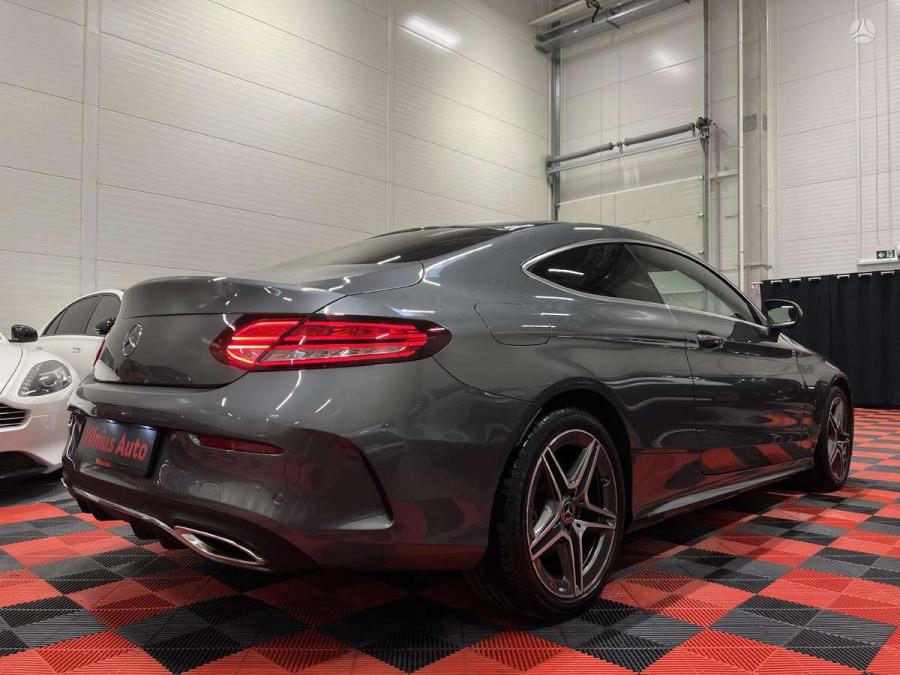 Grey Mercedes-Benz C 300 2019 in Vilnius, with an engine capacity of 1.50 L and mileage of 60 thousand km for 25399 €, photo 4 on AUTOMOTO.COM.LV