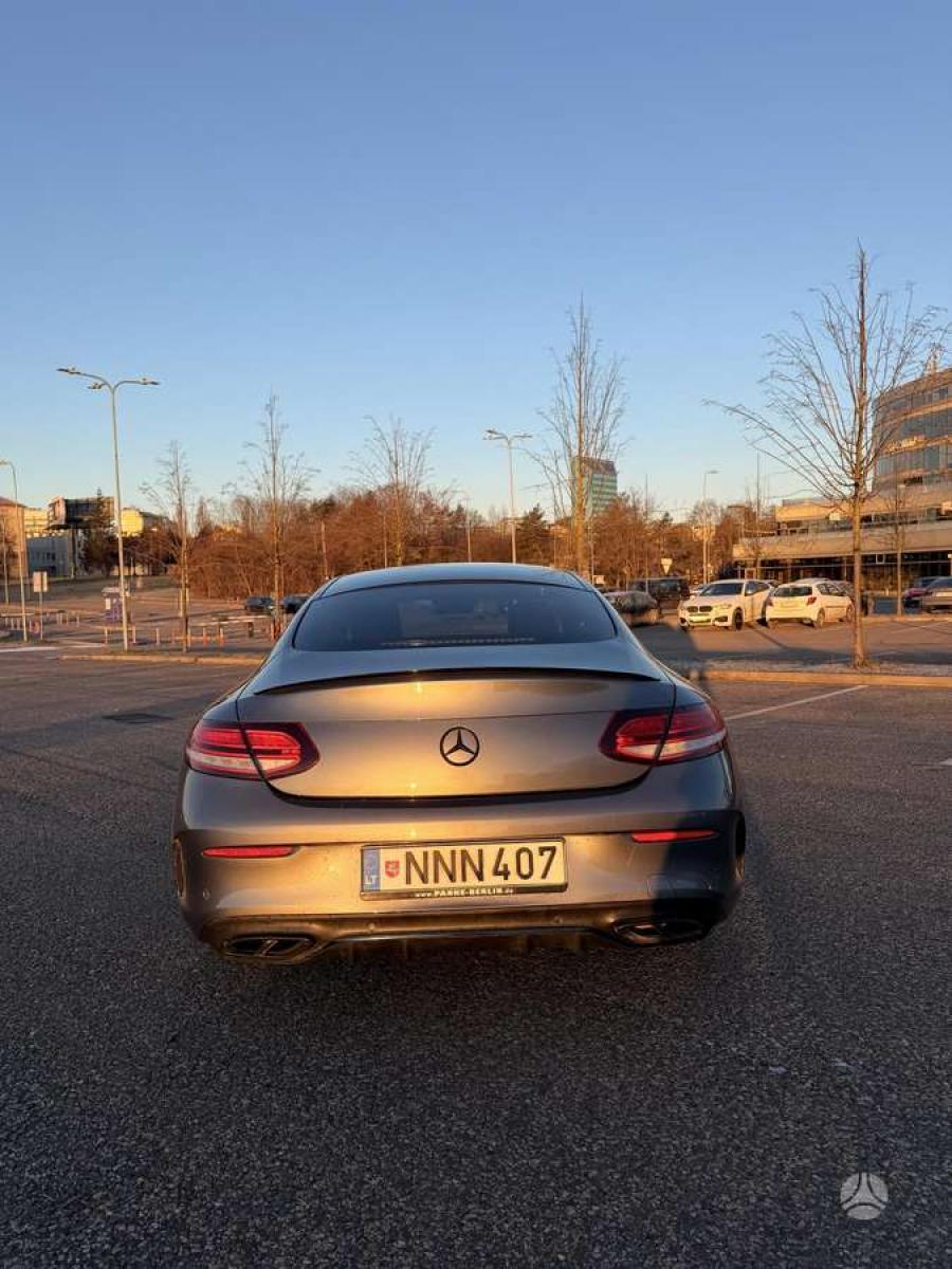 Pelēks Mercedes-Benz C 300 2020 Viļņa, ar dzinēja tilpumu 2.00 L un nobraukumu 60 tūkst. km par 32000 €, foto 6 vietnē AUTOMOTO.COM.LV
