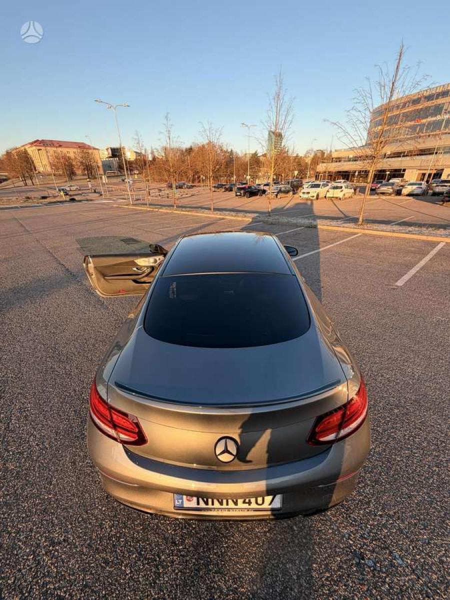 Pelēks Mercedes-Benz C 300 2020 Viļņa, ar dzinēja tilpumu 2.00 L un nobraukumu 60 tūkst. km par 32000 €, foto 8 vietnē AUTOMOTO.COM.LV