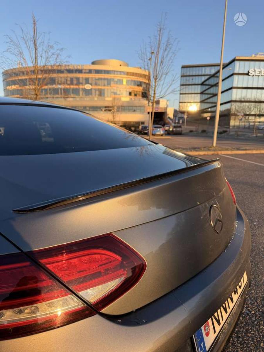 Pelēks Mercedes-Benz C 300 2020 Viļņa, ar dzinēja tilpumu 2.00 L un nobraukumu 60 tūkst. km par 32000 €, foto 9 vietnē AUTOMOTO.COM.LV