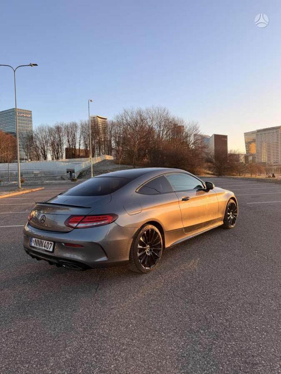 Pelēks Mercedes-Benz C 300 2020 Viļņa, ar dzinēja tilpumu 2.00 L un nobraukumu 60 tūkst. km par 32000 €, foto 16 vietnē AUTOMOTO.COM.LV