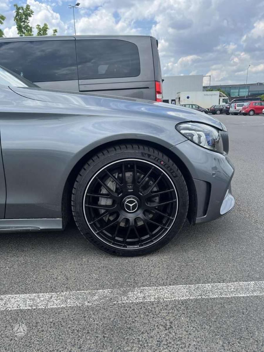 Pelēks Mercedes-Benz C 300 2020 Viļņa, ar dzinēja tilpumu 2.00 L un nobraukumu 60 tūkst. km par 32000 €, foto 22 vietnē AUTOMOTO.COM.LV