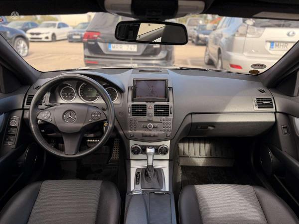 Grey Mercedes-Benz C 300 2009 in Vilnius, with an engine capacity of 3.00 L and mileage of 240 thousand km for 6790 €, photo 3 on AUTOMOTO.COM.LV
