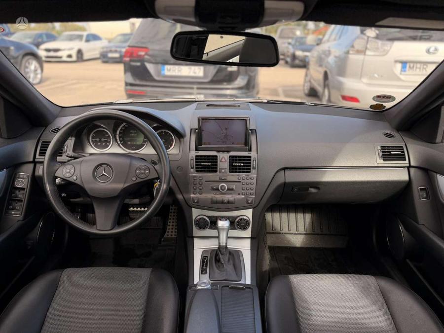 Grey Mercedes-Benz C 300 2009 in Vilnius, with an engine capacity of 3.00 L and mileage of 240 thousand km for 6790 €, photo 3 on AUTOMOTO.COM.LV