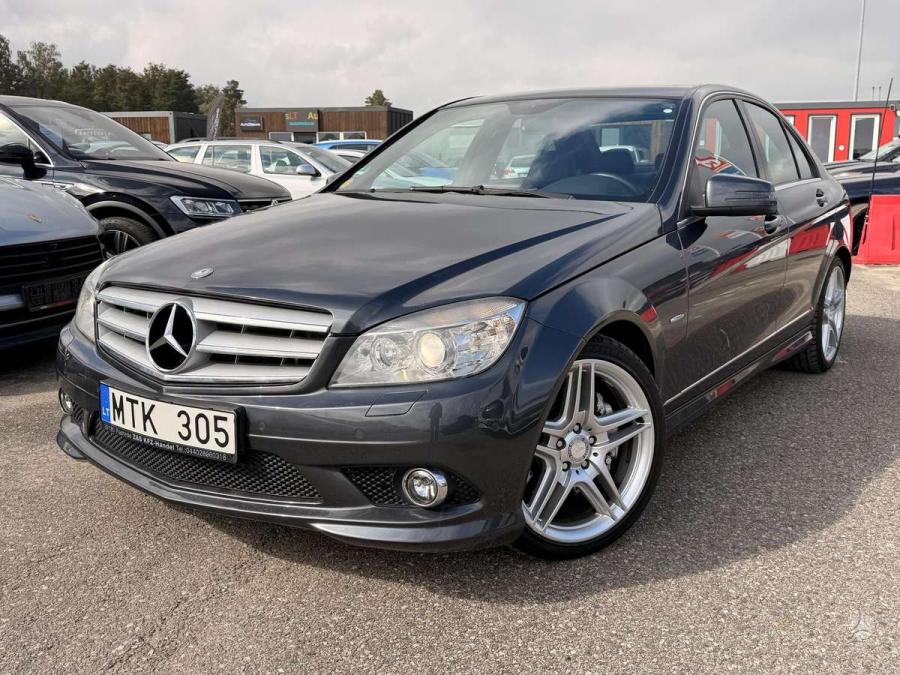Grey Mercedes-Benz C 300 2009 in Vilnius, with an engine capacity of 3.00 L and mileage of 240 thousand km for 6790 €, photo 4 on AUTOMOTO.COM.LV