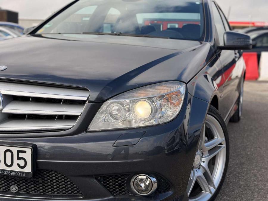 Grey Mercedes-Benz C 300 2009 in Vilnius, with an engine capacity of 3.00 L and mileage of 240 thousand km for 6790 €, photo 7 on AUTOMOTO.COM.LV