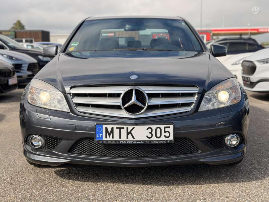 Grey Mercedes-Benz C 300 2009 in Vilnius, with an engine capacity of 3.00 L and mileage of 240 thousand km for 6790 €, photo 20 on AUTOMOTO.COM.LV