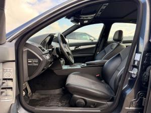 Grey Mercedes-Benz C 300 2009 in Vilnius, with an engine capacity of 3.00 L and mileage of 240 thousand km for 6790 €, photo 23 on AUTOMOTO.COM.LV