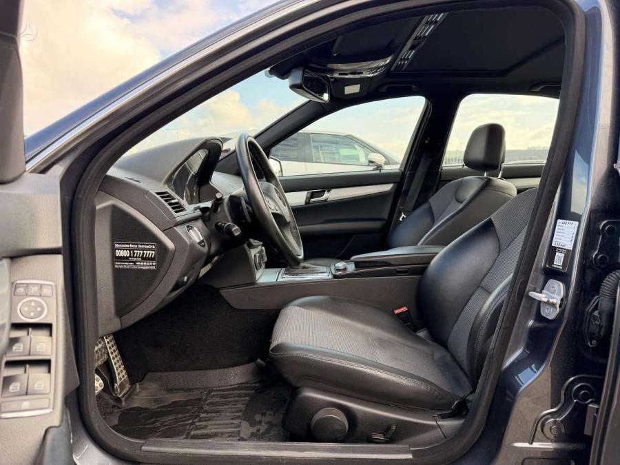 Grey Mercedes-Benz C 300 2009 in Vilnius, with an engine capacity of 3.00 L and mileage of 240 thousand km for 6790 €, photo 23 on AUTOMOTO.COM.LV