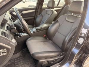 Grey Mercedes-Benz C 300 2009 in Vilnius, with an engine capacity of 3.00 L and mileage of 240 thousand km for 6790 €, photo 24 on AUTOMOTO.COM.LV