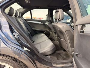 Grey Mercedes-Benz C 300 2009 in Vilnius, with an engine capacity of 3.00 L and mileage of 240 thousand km for 6790 €, photo 26 on AUTOMOTO.COM.LV