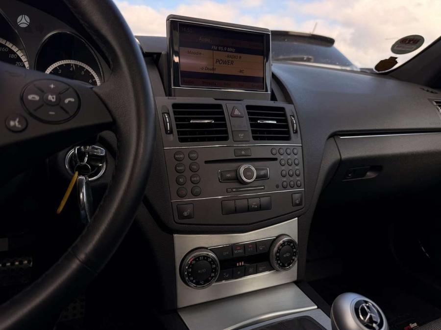 Grey Mercedes-Benz C 300 2009 in Vilnius, with an engine capacity of 3.00 L and mileage of 240 thousand km for 6790 €, photo 31 on AUTOMOTO.COM.LV