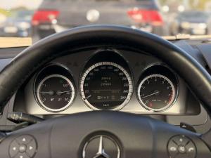 Grey Mercedes-Benz C 300 2009 in Vilnius, with an engine capacity of 3.00 L and mileage of 240 thousand km for 6790 €, photo 34 on AUTOMOTO.COM.LV