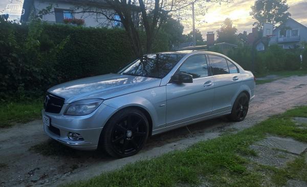 Pelēks Mercedes-Benz C 300 2010 Kauņa, ar dzinēja tilpumu 3.00 L un nobraukumu 149 tūkst. km par 6300 €, foto 5 vietnē AUTOMOTO.COM.LV