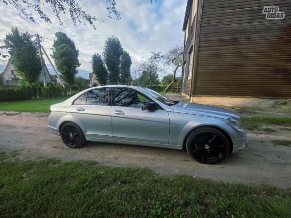 Pelēks Mercedes-Benz C 300 2010 Kauņa, ar dzinēja tilpumu 3.00 L un nobraukumu 149 tūkst. km par 6300 €, foto 7 vietnē AUTOMOTO.COM.LV