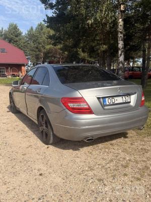 Grey Mercedes-Benz C 300 2012 in Rezekne, with an engine capacity of 3.00 L and mileage of 291 thousand km for 9200 €, photo 4 on AUTOMOTO.COM.LV