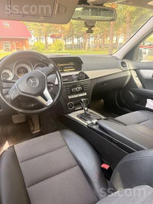Grey Mercedes-Benz C 300 2012 in Rezekne, with an engine capacity of 3.00 L and mileage of 291 thousand km for 9200 €, photo 7 on AUTOMOTO.COM.LV
