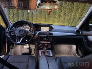 Grey Mercedes-Benz C 300 2012 in Rezekne, with an engine capacity of 3.00 L and mileage of 291 thousand km for 9200 €, photo 9 on AUTOMOTO.COM.LV