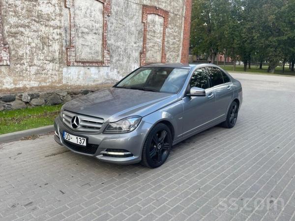 Pelēks Mercedes-Benz C 300 2012 Rēzekne, ar dzinēja tilpumu 3.00 L un nobraukumu 293 tūkst. km par 8795 €, foto 1 vietnē AUTOMOTO.COM.LV