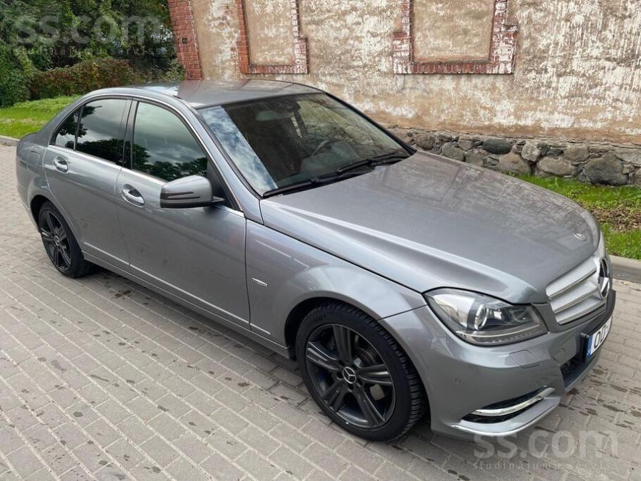 Серый Мерседес Ц 300 2012 в Резекне, объемом двигателя 3.00 л и пробегом 293 тыс. км за 8795 €, фото 5 на AUTOMOTO.COM.LV