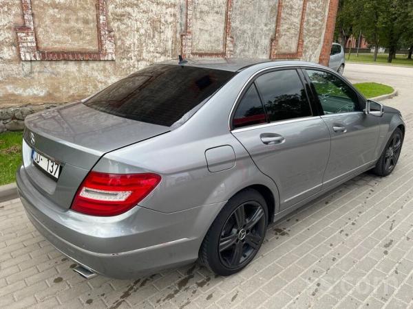 Pelēks Mercedes-Benz C 300 2012 Rēzekne, ar dzinēja tilpumu 3.00 L un nobraukumu 293 tūkst. km par 8795 €, foto 7 vietnē AUTOMOTO.COM.LV
