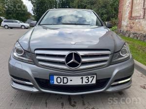 Серый Мерседес Ц 300 2012 в Резекне, объемом двигателя 3.00 л и пробегом 293 тыс. км за 8795 €, фото 8 на AUTOMOTO.COM.LV