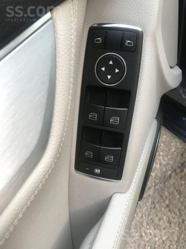 Grey Mercedes-Benz C 300 2013 in Riga, with an engine capacity of 3.00 L and mileage of 265 thousand km for 7900 €, photo 6 on AUTOMOTO.COM.LV
