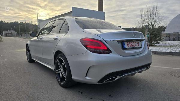 Pelēks Mercedes-Benz C 300 2015 Jurbarkas, ar dzinēja tilpumu 2.00 L un nobraukumu 150 tūkst. km par 13600 €, foto 4 vietnē AUTOMOTO.COM.LV