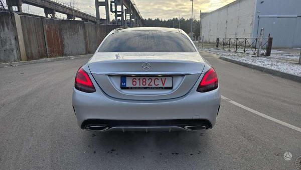 Pelēks Mercedes-Benz C 300 2015 Jurbarkas, ar dzinēja tilpumu 2.00 L un nobraukumu 150 tūkst. km par 13600 €, foto 6 vietnē AUTOMOTO.COM.LV