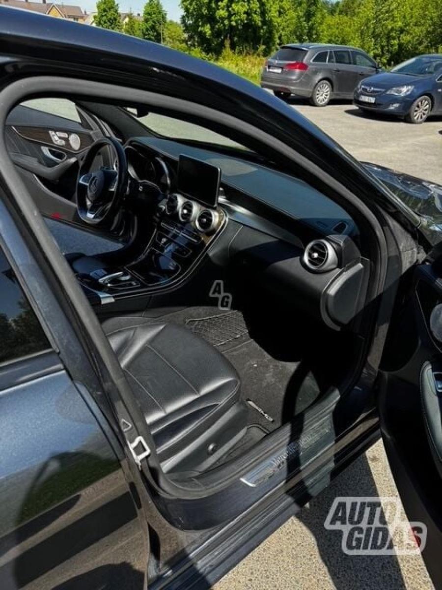 Grey Mercedes-Benz C 300 2015 in Vilnius, with an engine capacity of 2.00 L and mileage of 149 thousand km for 15000 €, photo 11 on AUTOMOTO.COM.LV