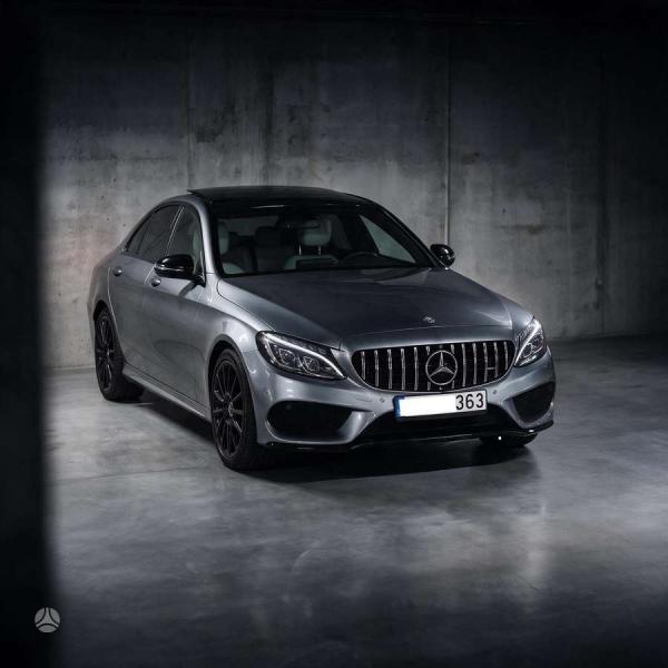 Pelēks Mercedes-Benz C 300 2015 Kauņa, ar dzinēja tilpumu 1.99 L un nobraukumu 179 tūkst. km par 13500 €, foto 1 vietnē AUTOMOTO.COM.LV