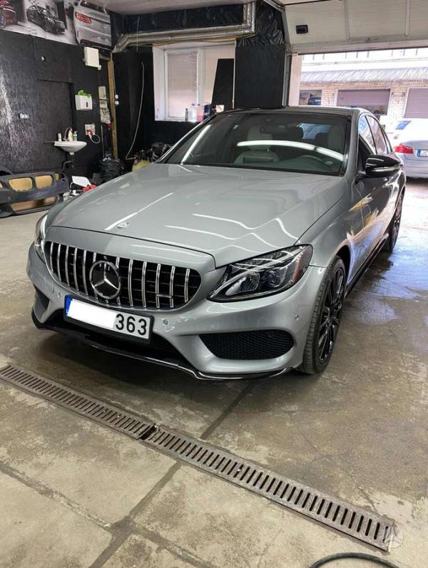 Pelēks Mercedes-Benz C 300 2015 Kauņa, ar dzinēja tilpumu 1.99 L un nobraukumu 179 tūkst. km par 13500 €, foto 2 vietnē AUTOMOTO.COM.LV