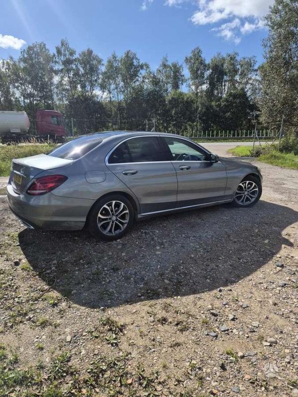 Мерседес Ц 300 2015 в Вевис на AUTOMOTO.COM.LV Серый Мерседес Ц 300 2015 в Вевис, объемом двигателя 2.20 л и пробегом 320 тыс. км за 4999 €, фото 7 на AUTOMOTO.COM.LV