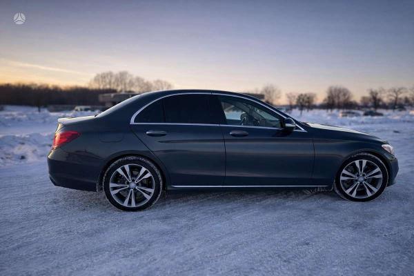 Pelēks Mercedes-Benz C 300 2016 Kauņa, ar dzinēja tilpumu 1.99 L un nobraukumu 127 tūkst. km par 16000 €, foto 6 vietnē AUTOMOTO.COM.LV