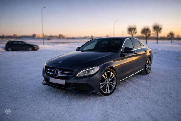 Pelēks Mercedes-Benz C 300 2016 Kauņa, ar dzinēja tilpumu 1.99 L un nobraukumu 127 tūkst. km par 16000 €, foto 7 vietnē AUTOMOTO.COM.LV