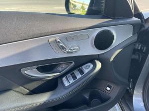 Pelēks Mercedes-Benz C 300 2016 Kauņa, ar dzinēja tilpumu 2.20 L un nobraukumu 260 tūkst. km par 15950 €, foto 18 vietnē AUTOMOTO.COM.LV