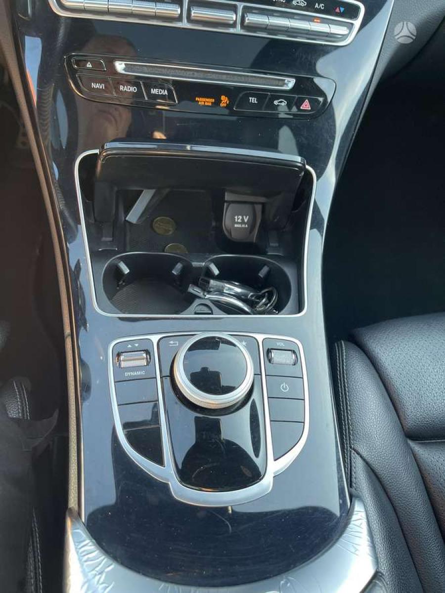 Pelēks Mercedes-Benz C 300 2016 Kauņa, ar dzinēja tilpumu 2.20 L un nobraukumu 260 tūkst. km par 15950 €, foto 24 vietnē AUTOMOTO.COM.LV
