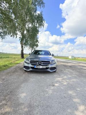 Grey Mercedes-Benz C 300 2016 in Kaunas, with an engine capacity of 1.99 L and mileage of 155 thousand km for 13500 €, photo 3 on AUTOMOTO.COM.LV