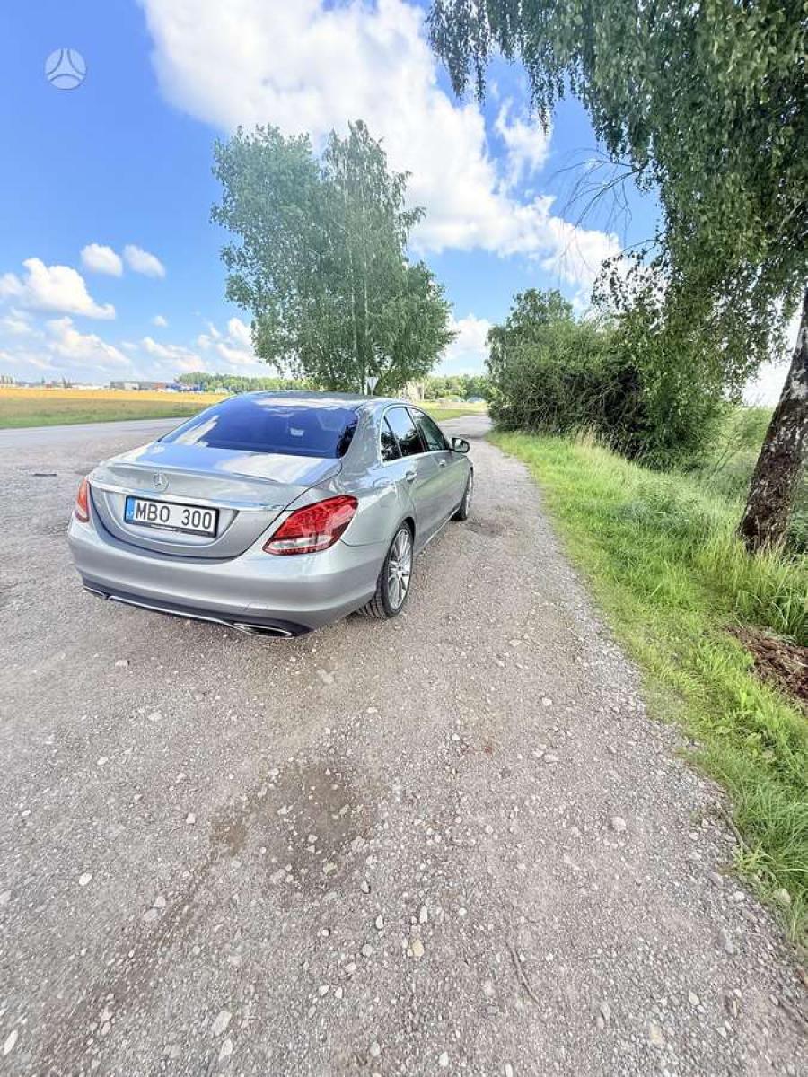 Grey Mercedes-Benz C 300 2016 in Kaunas, with an engine capacity of 1.99 L and mileage of 155 thousand km for 13500 €, photo 4 on AUTOMOTO.COM.LV