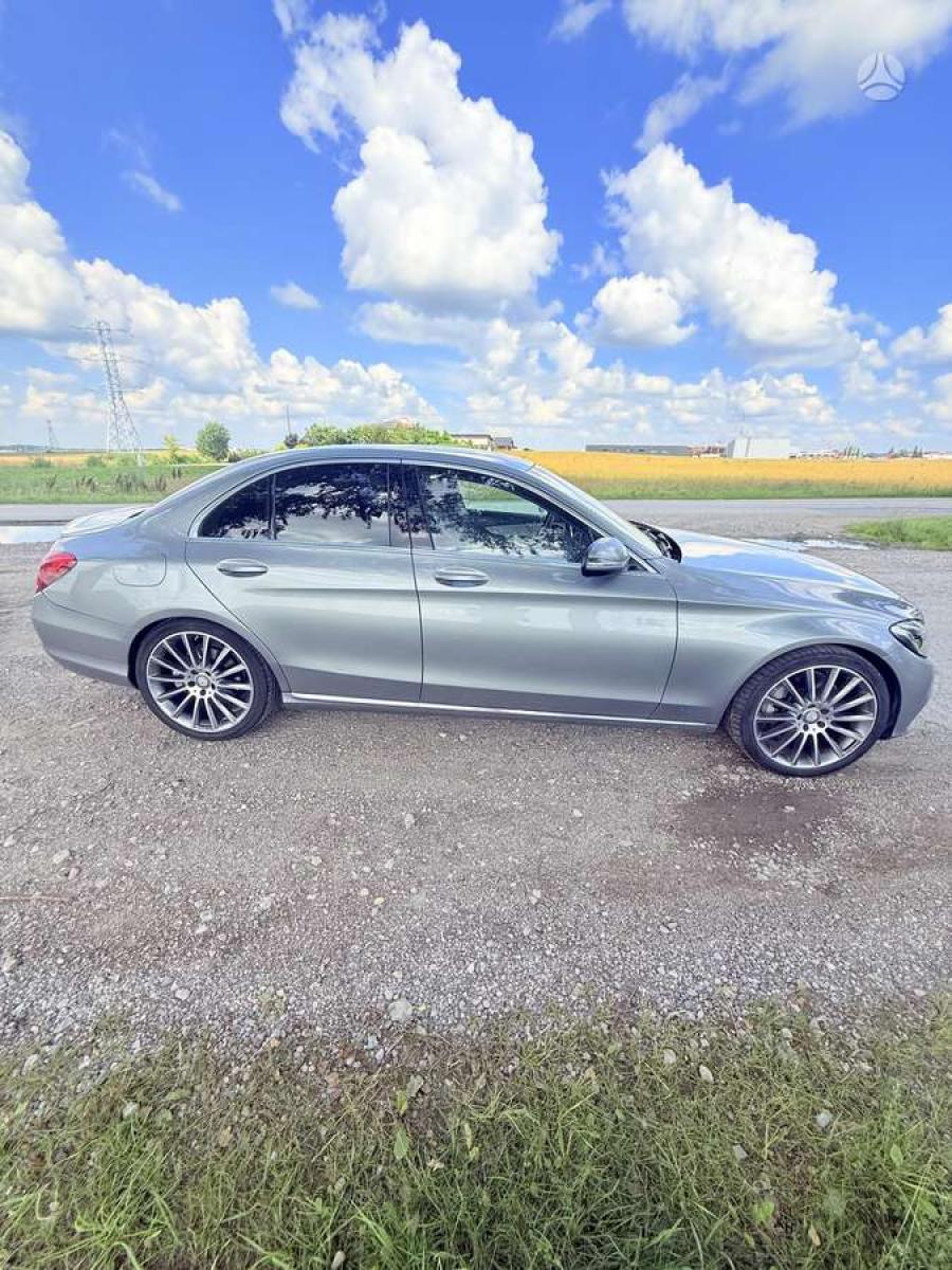 Grey Mercedes-Benz C 300 2016 in Kaunas, with an engine capacity of 1.99 L and mileage of 155 thousand km for 13500 €, photo 5 on AUTOMOTO.COM.LV