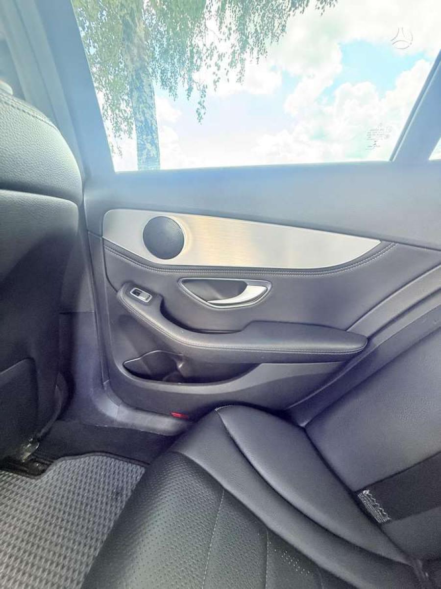 Grey Mercedes-Benz C 300 2016 in Kaunas, with an engine capacity of 1.99 L and mileage of 155 thousand km for 13500 €, photo 12 on AUTOMOTO.COM.LV