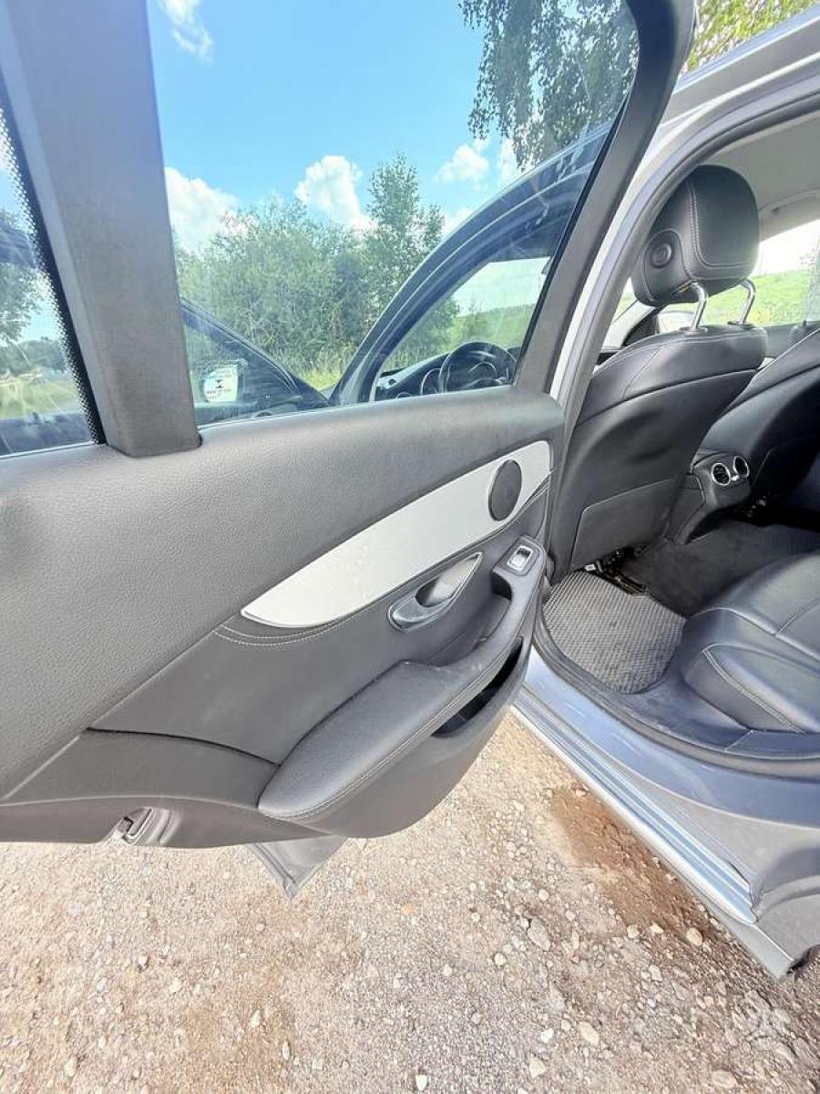 Grey Mercedes-Benz C 300 2016 in Kaunas, with an engine capacity of 1.99 L and mileage of 155 thousand km for 13500 €, photo 17 on AUTOMOTO.COM.LV