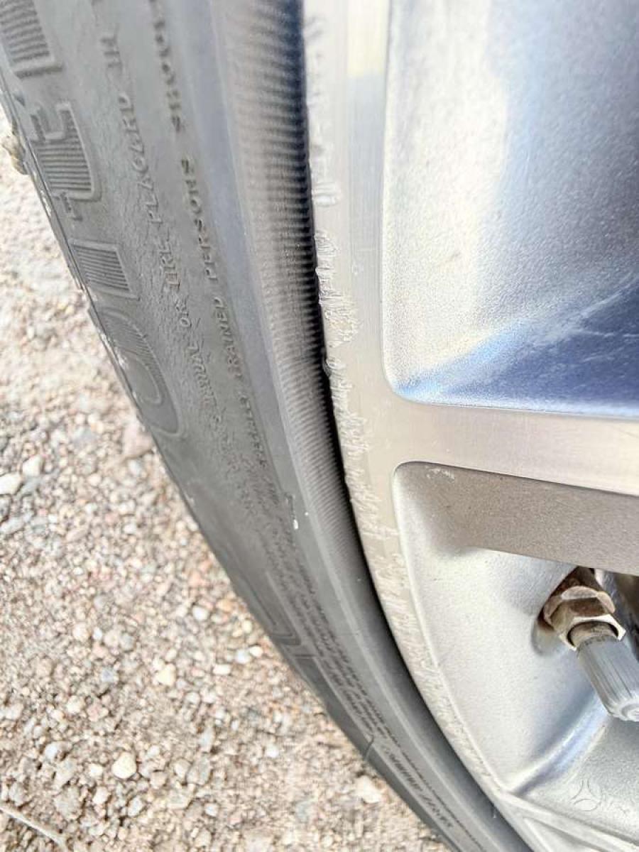 Grey Mercedes-Benz C 300 2016 in Kaunas, with an engine capacity of 1.99 L and mileage of 155 thousand km for 13500 €, photo 24 on AUTOMOTO.COM.LV