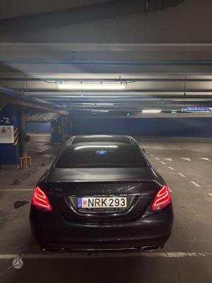 Grey Mercedes-Benz C 300 2016 in Vilnius, with an engine capacity of 1.99 L and mileage of 136 thousand km for 16500 €, photo 3 on AUTOMOTO.COM.LV