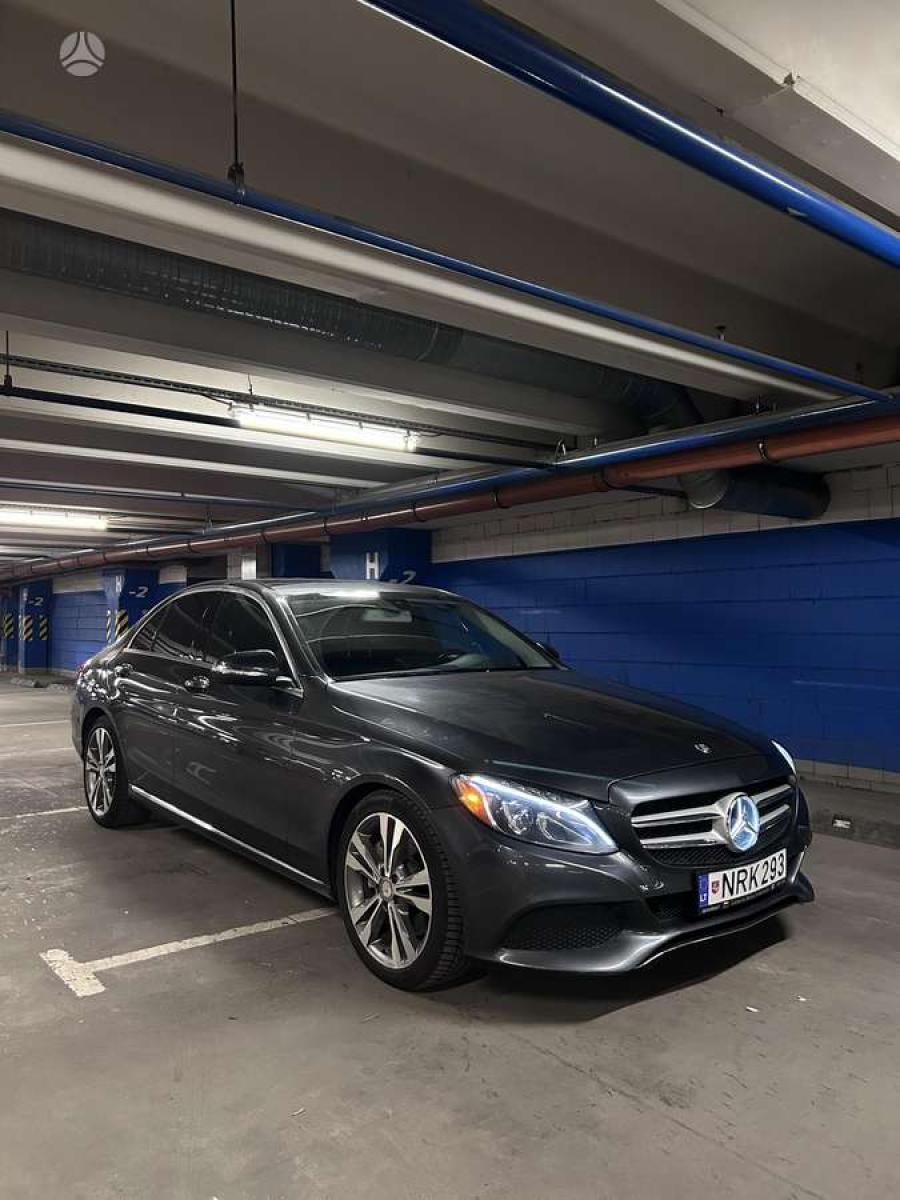 Grey Mercedes-Benz C 300 2016 in Vilnius, with an engine capacity of 1.99 L and mileage of 136 thousand km for 16500 €, photo 4 on AUTOMOTO.COM.LV