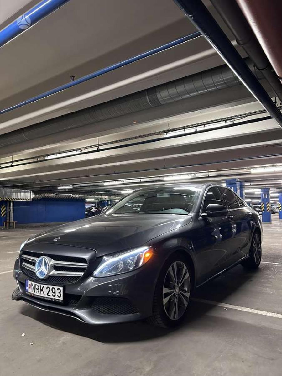 Grey Mercedes-Benz C 300 2016 in Vilnius, with an engine capacity of 1.99 L and mileage of 136 thousand km for 16500 €, photo 6 on AUTOMOTO.COM.LV