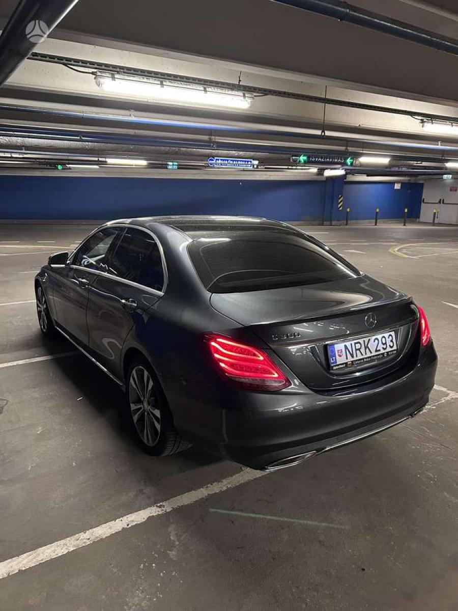 Grey Mercedes-Benz C 300 2016 in Vilnius, with an engine capacity of 1.99 L and mileage of 136 thousand km for 16500 €, photo 7 on AUTOMOTO.COM.LV