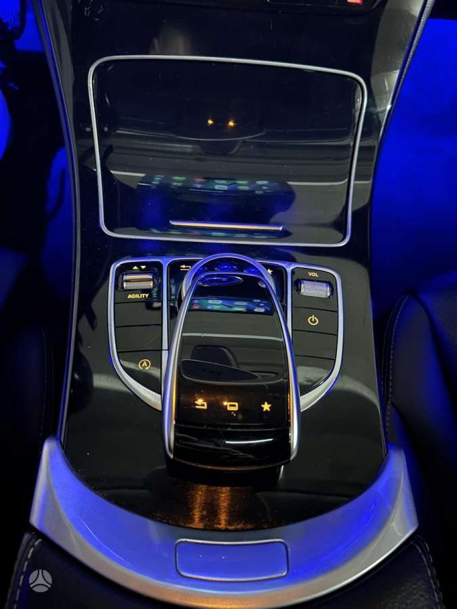 Grey Mercedes-Benz C 300 2016 in Vilnius, with an engine capacity of 1.99 L and mileage of 136 thousand km for 16500 €, photo 10 on AUTOMOTO.COM.LV